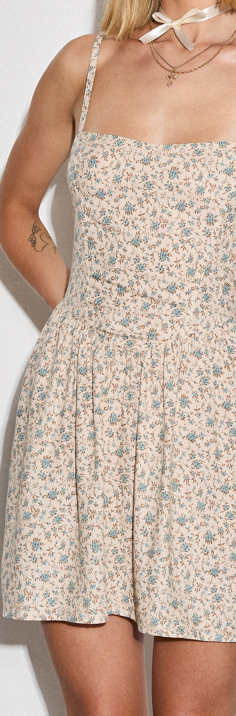 Antique Blue Floral Ivory Mini Dress | Ramone – motelrocks.com